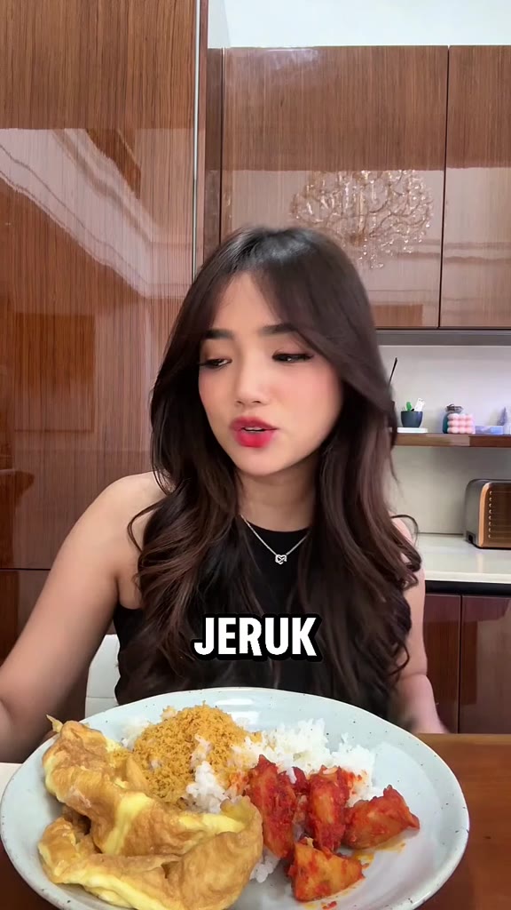 Jual (10 Sachet) Kremes Kraton Sachet - 1 Renceng Original, Pedas Daun ...