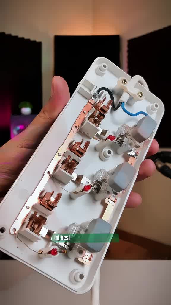 Jual Stop Kontak Kabel Switch On Off Masing-Masing / Colokan Listrik ...