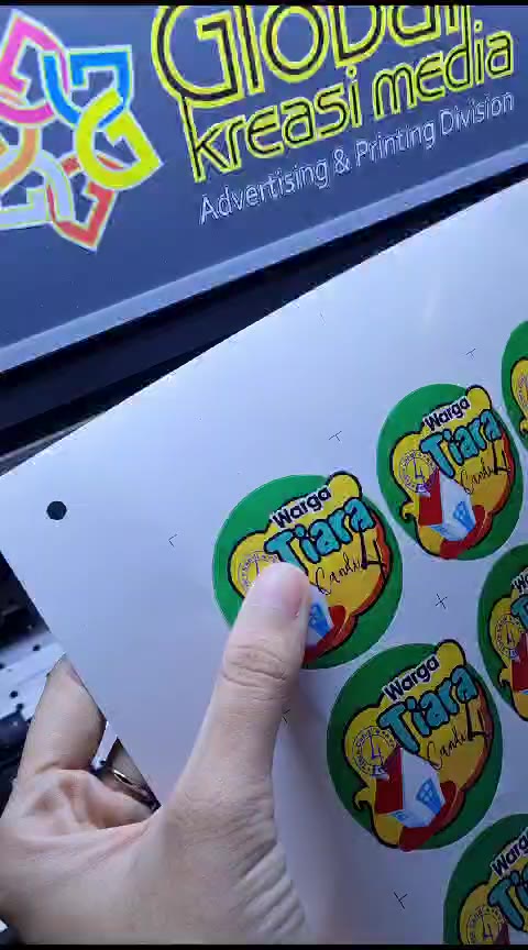 Jual Cetak Sticker vinyl A3 plus | Print Stiker Vinyl A3+ | Potong Pola ...