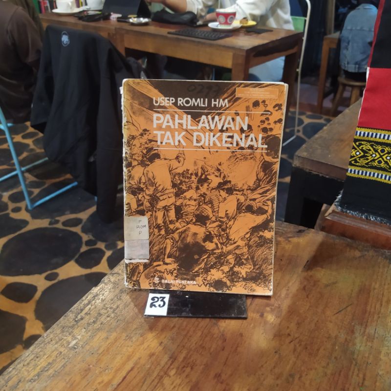 Jual BUKU PAHLAWAN TAK DIKENAL By Usep Romli HM | Shopee Indonesia