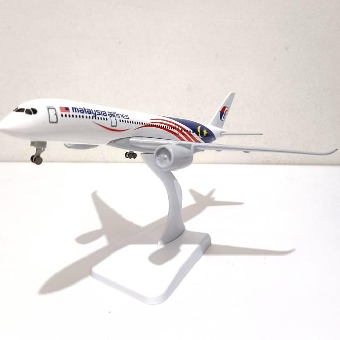 Jual Pesawat Diecast Besi Miniatur Malaysia Airlines Airbus A320 ...