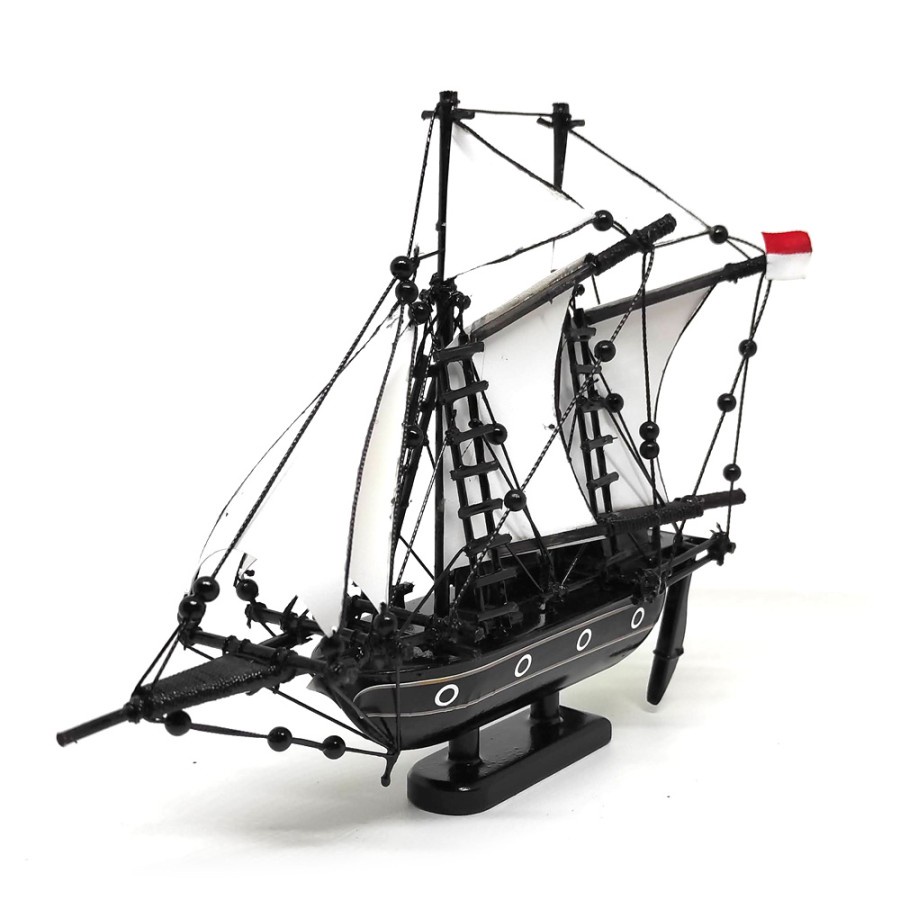 Jual Miniatur Kapal Pinisi KRI Dewa Ruci Diecast Prau 36x6x24 cm ...