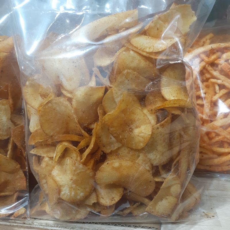 Jual KERIPIK SINGKONG PEDAS LADA RENYAH/SNACK KILOAN | Shopee Indonesia