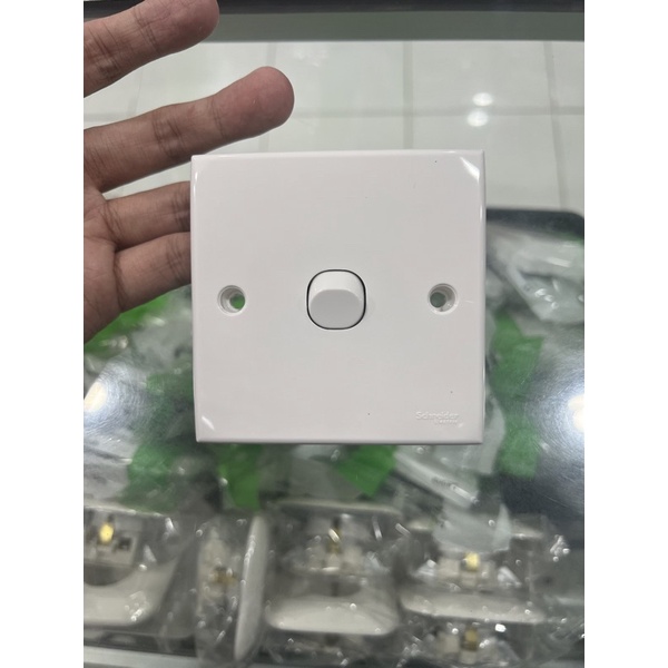 Jual SCHNEIDER SAKLAR 1 GANG MODEL CLIPSAL SCHNEIDER CLASSIC | Shopee ...