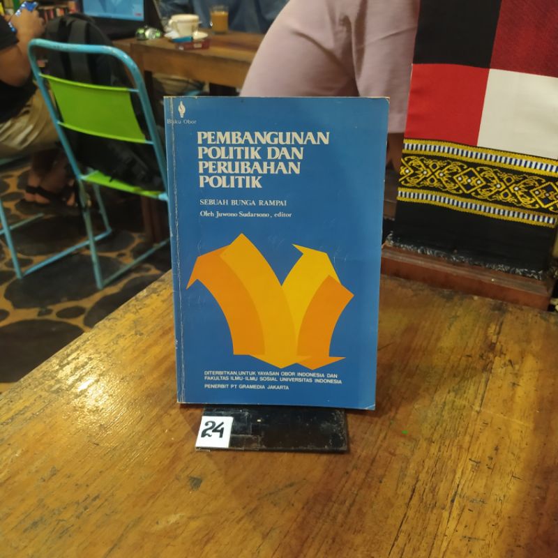 Jual Buku Pembangunan Politik Dan Perubahan Politik By Juwono Sudarsono Shopee Indonesia 