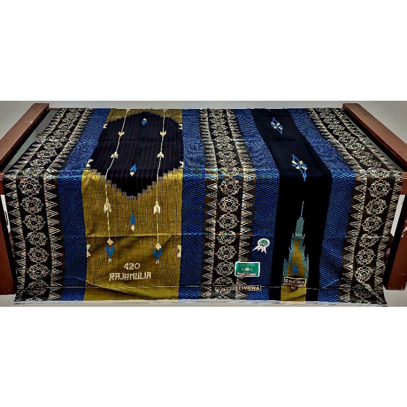 Jual Raja Mulia 420 Exclusive Sarung Tenun Tradisional Sutra Samarinda ...