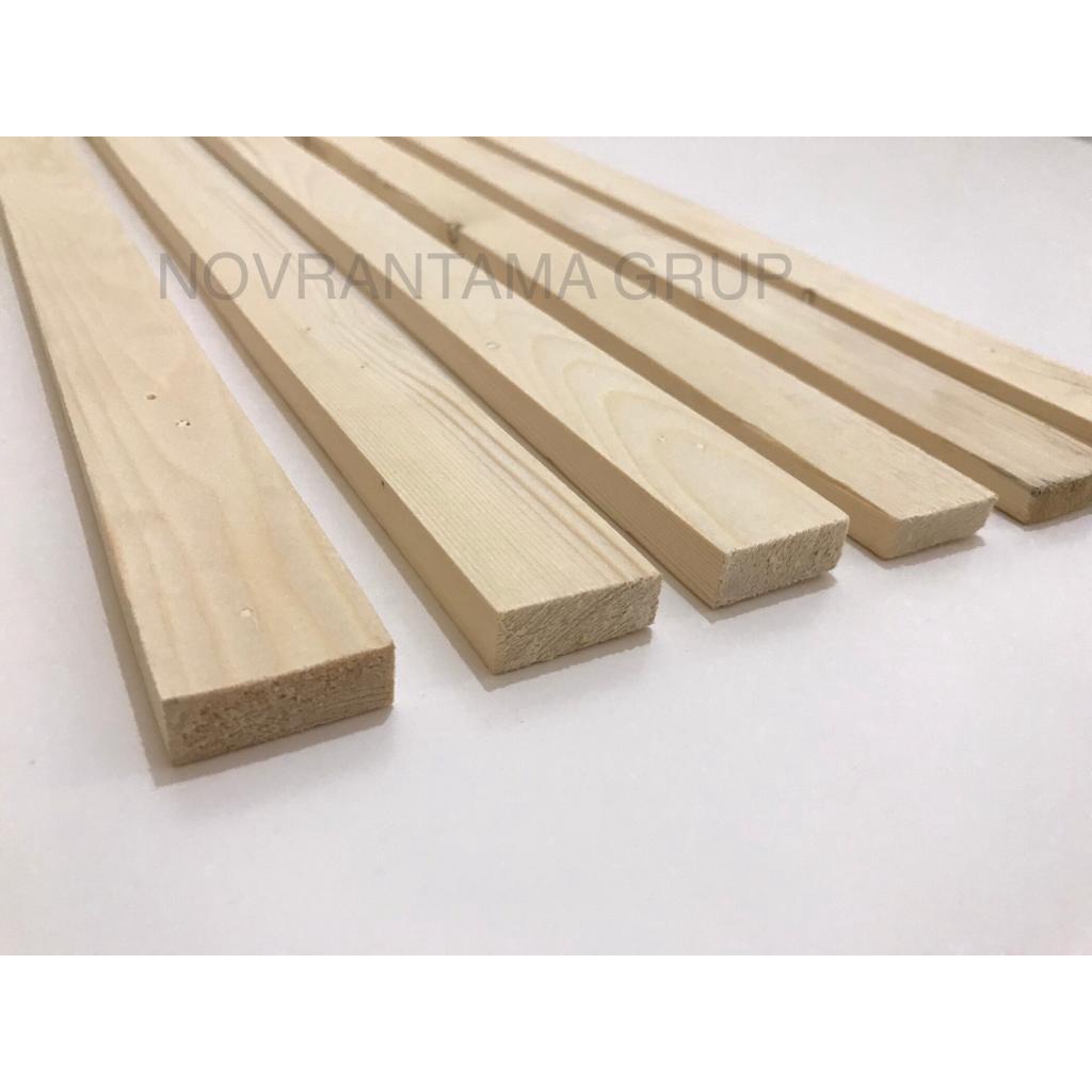 Jual Lis Kayu Pinus Jati Belanda 3x1 cm panjang 200cm | Shopee Indonesia