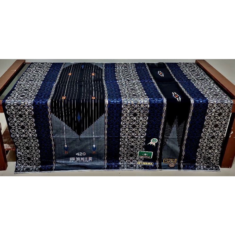 Jual Raja Mulia 420 Exclusive Sarung Tenun Tradisional Sutra Samarinda ...