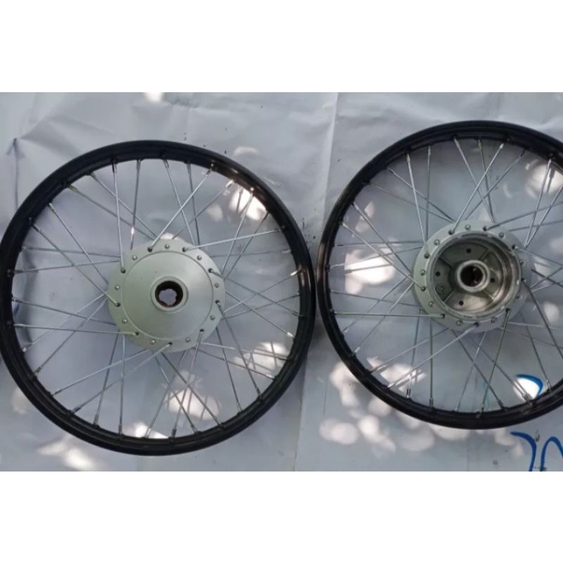 Jual Velg depan belakang Honda Astrea grand, legenda copotan | Shopee ...