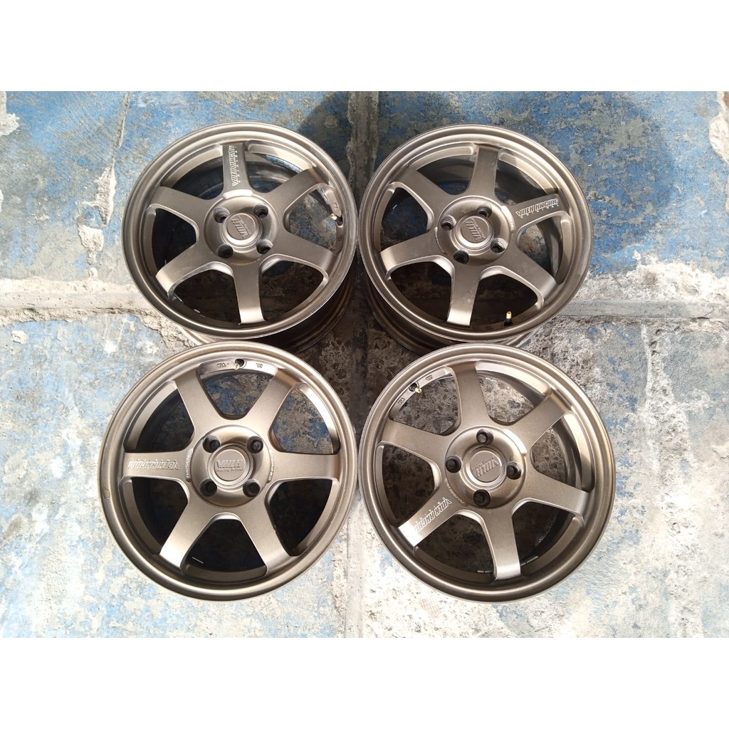 Jual velg mobil racing bekas te37 ring 15x7 lubang 4x100 bisa mirage ...