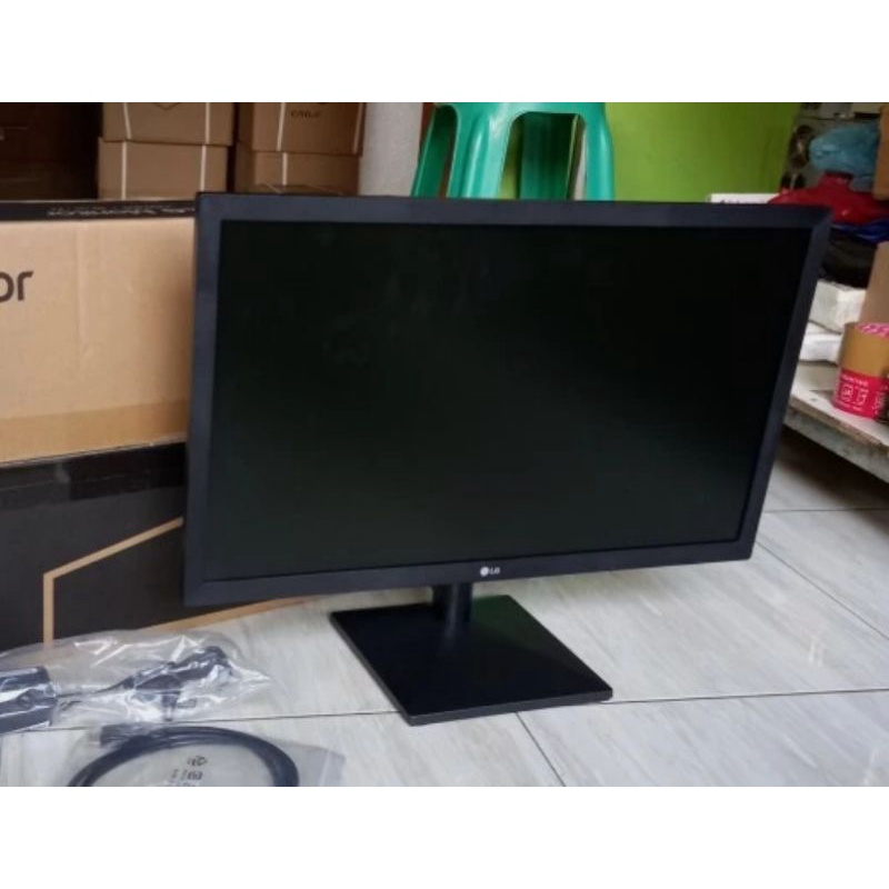 Jual Jual monitor minus garis sehelai LED 24 inch Mulus siap pakai ...