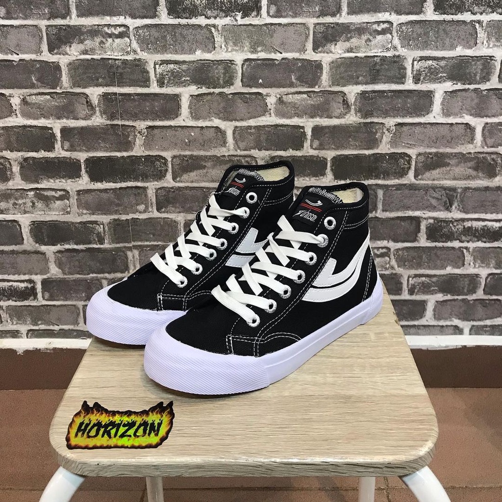 Jual Sepatu johnson Galaxy Pro High Cut Sepatu Brand Lokal Jhonson ...