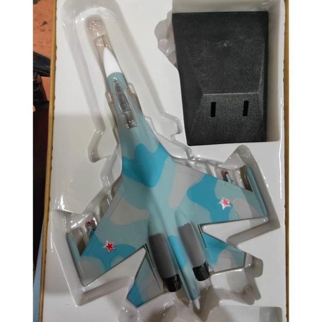 Jual Jk Miniatur Pajangan Pesawat Tempur Sukhoi Jet Tempur Air Force ...