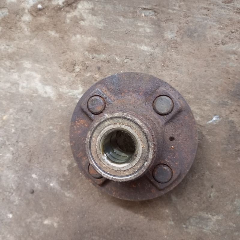 Jual hub nap roda bearing roda belakang charade clasy classy 87-95 ...