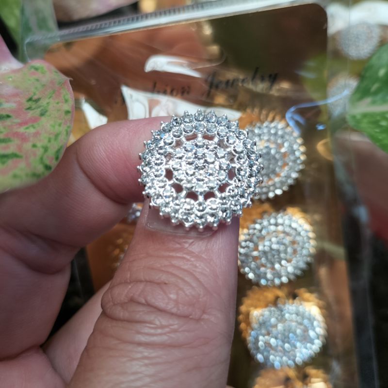 Jual 3 pcs Bros pin dada full permata | Shopee Indonesia