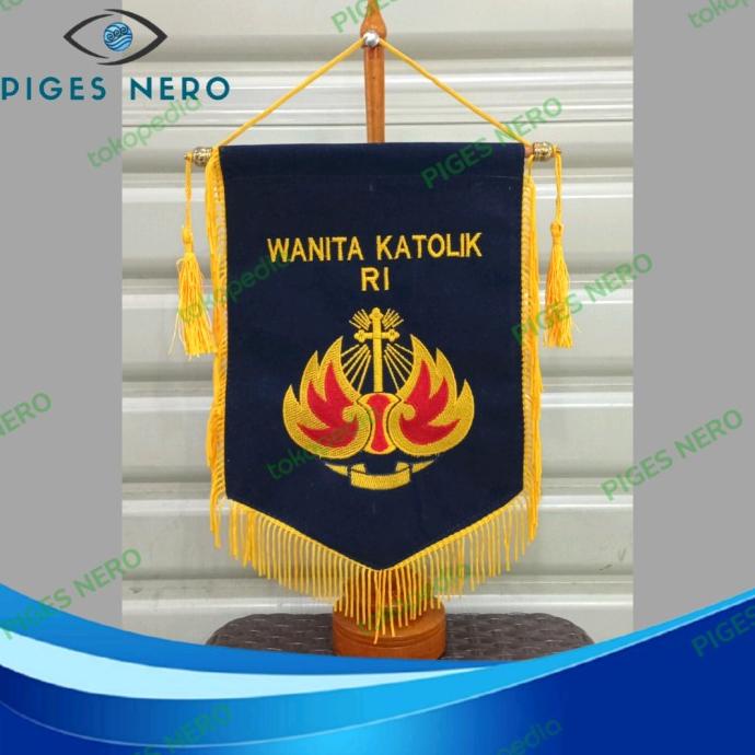 Jual Custom Bendera Vandel / Pennant Meja - Pennant Football - Bordir ...