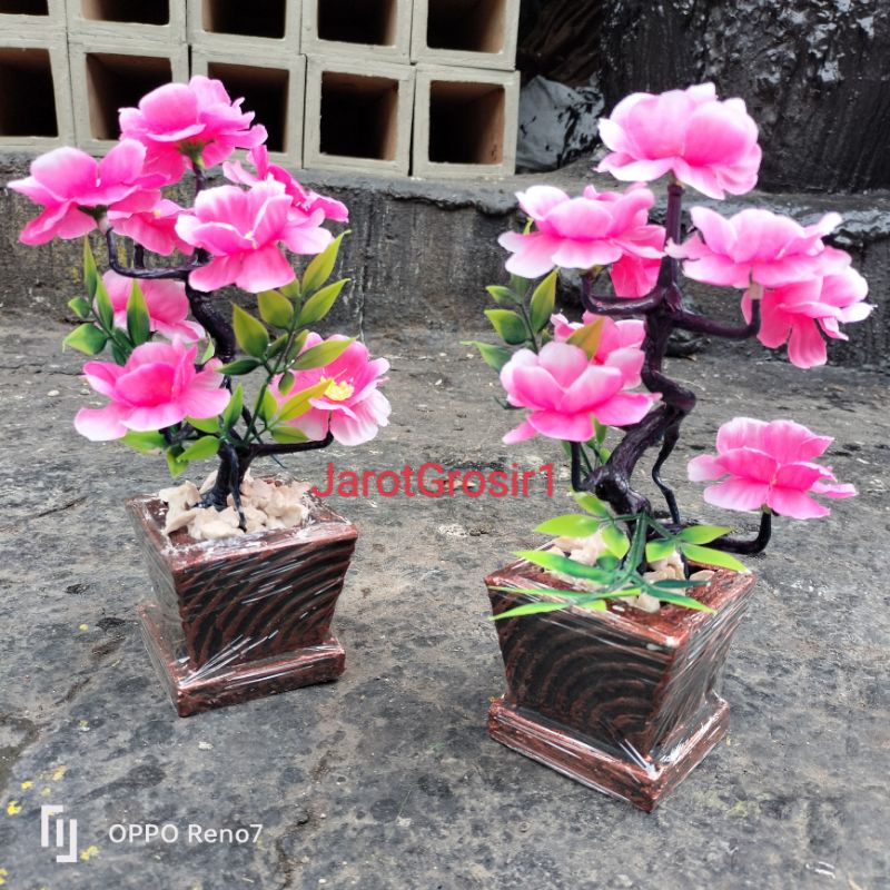 Jual BUNGA PLASTIK + POT DAN BATU // BUNGA PLASTIK KAIN IMPORT+POT ...