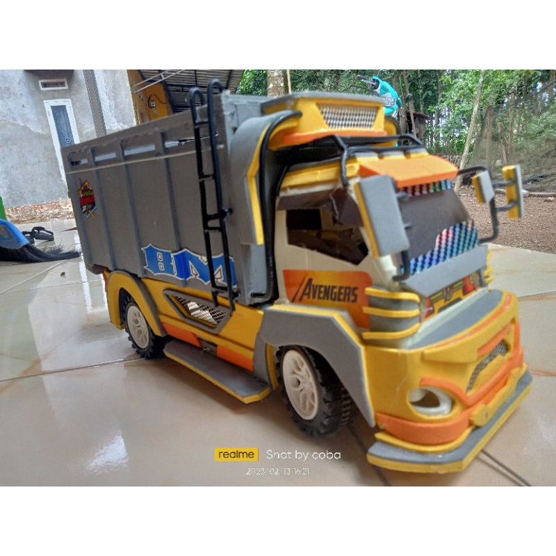 Jual miniatur truk oleng, truk modifikasi,truk pasir,damtruk | Shopee ...