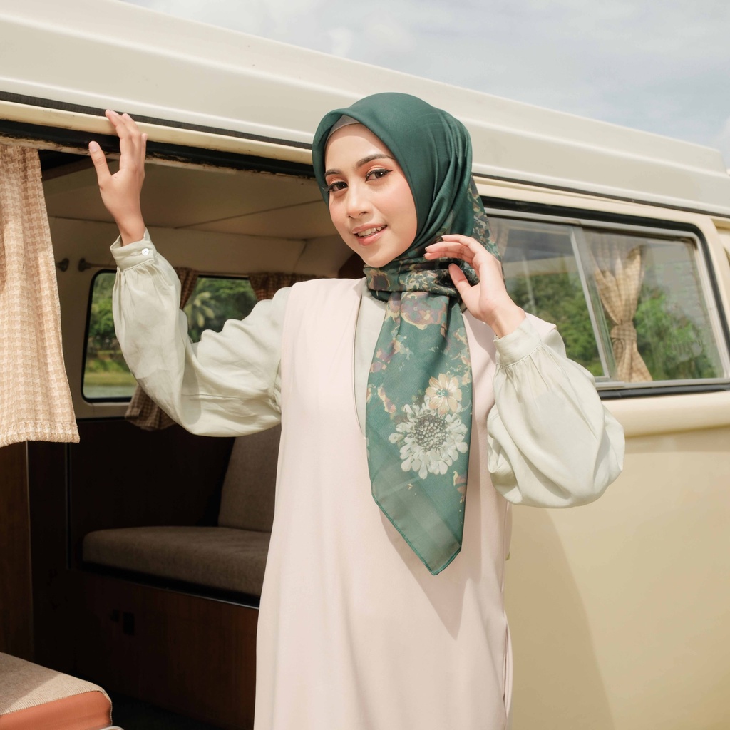 Jual Alif Modern Wear - Jilbab Segi Empat Motif Paris Premium Korea ...