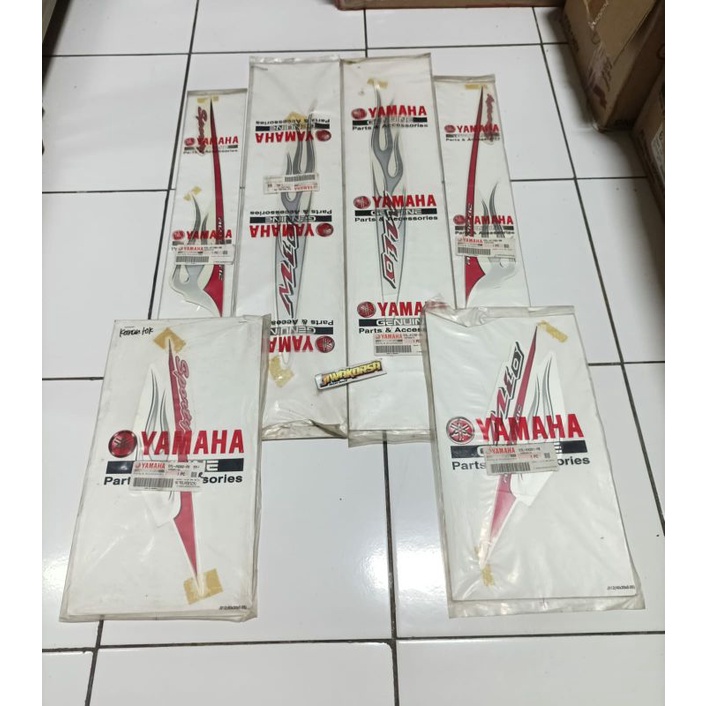 Jual Striping stiker sticker grapict yamaha mio sporty tahun 2006 putih ...