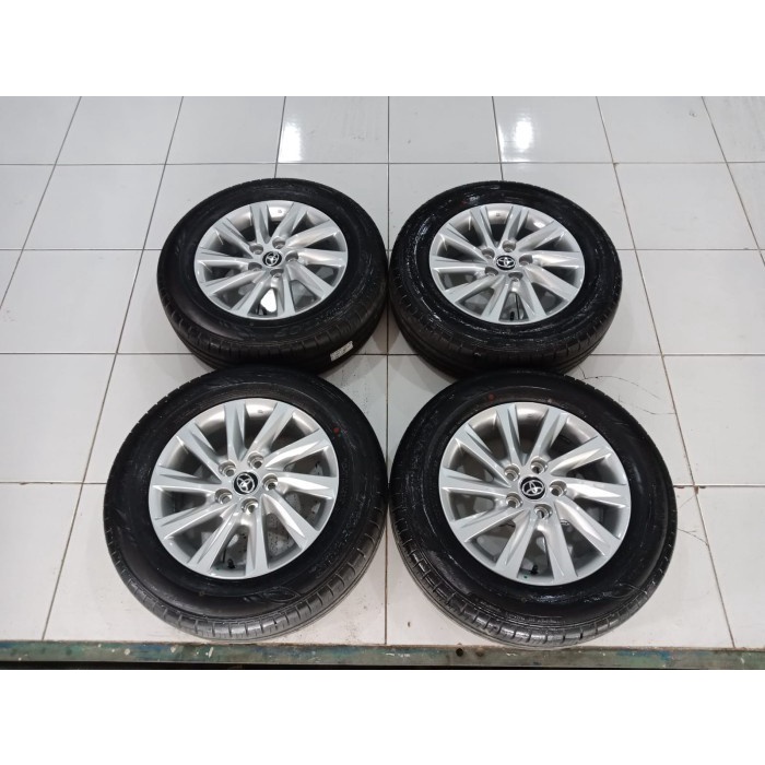 Jual velg bekas innova zenix 2022 pcd 5x114 kondisi mulus like new ...