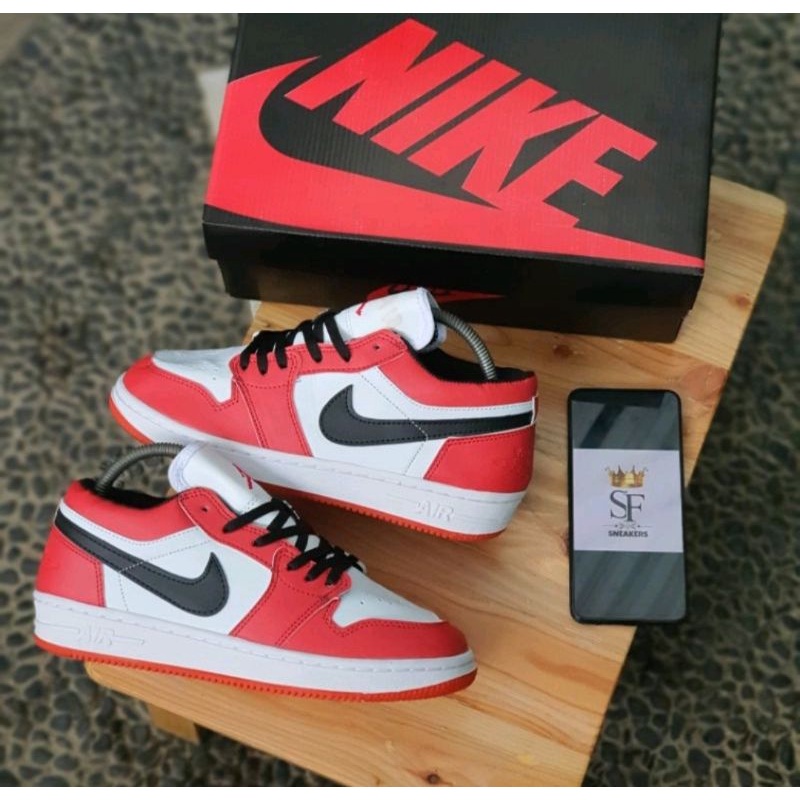 Jual Sepatu Nike Air Jordan dengan box ORI (RIR) | Shopee Indonesia