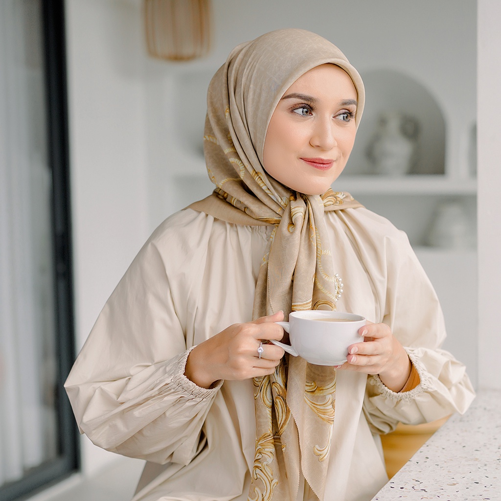 Jual ARSSCARF Alezia - Taupe (Voal Square) | Shopee Indonesia