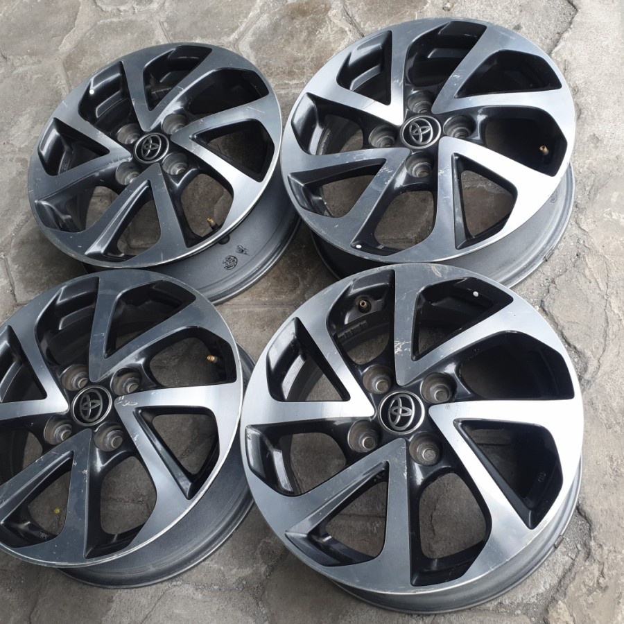 Jual VELG ONLY BEKAS MOBIL ORI COPOTAN NEW AGYA TRD RING 14 LEBAR 5 LUBANG BAUT PCD 4x100 ...