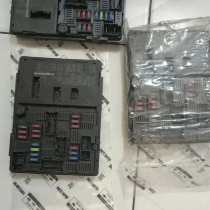 Jual BOX SIKRING INDUK IPDM NISSAN MARCH DATSUN GO ORIGINAL | Shopee ...