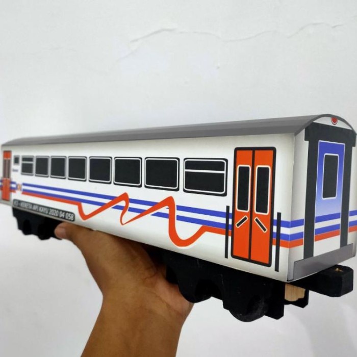 Jual MINIATUR KERETA API GERBONG EKONOMI LIVERY SELENDANG PECUT ...