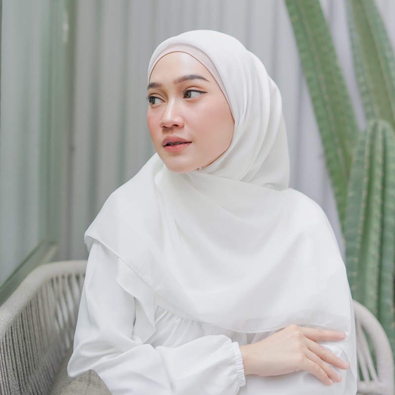 Jual TURUN HARGA !! PROMO HIJAB BELLA SQUARE SEGI 4 / KERUDUNG SEGI 4 ...