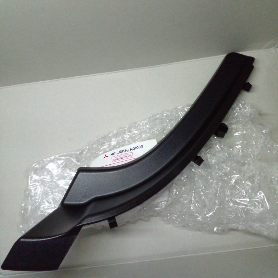 Jual dek kaca depan trim layer cover kaca MIRAGE | Shopee Indonesia