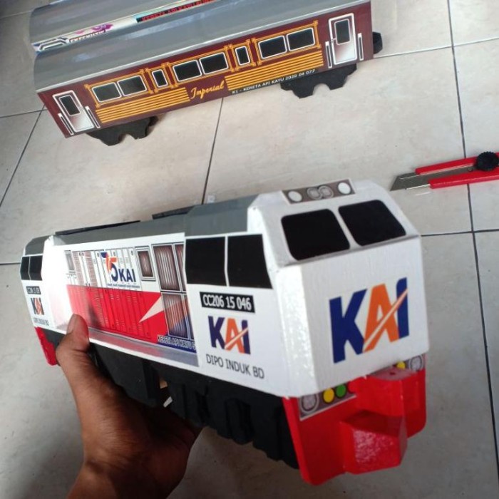 Jual LOKOMOTIF CC206 LIVERY WHITE ORANGE - MINIATUR KERETA API ...