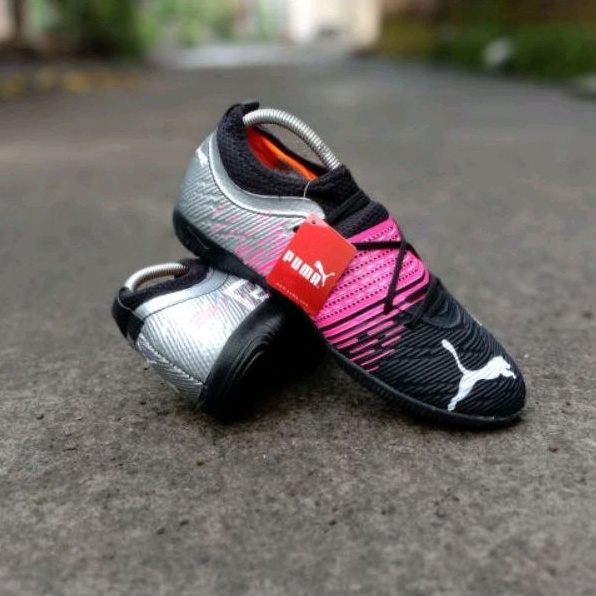 Jual Sepatu Futsal Puma Future Hitam Pink Free KAOSKAKI | Shopee Indonesia