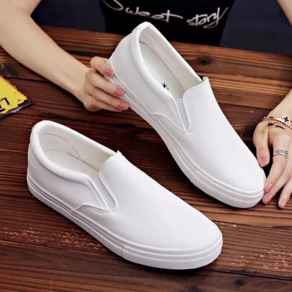 Jual Sepatu Slip On Putih Polos Pria - Sepatu Black White Walkers Pvc ...