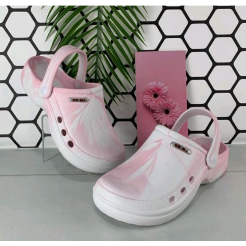 Jual Sandal Kodok Loreng Tie Dye, Sandal Medis, Sendal Baim, Sandal ...