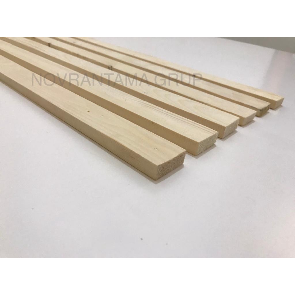 Jual Lis Kayu Pinus Jati Belanda 3x1 cm panjang 200cm | Shopee Indonesia