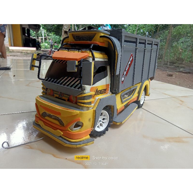 Jual miniatur truk oleng, truk modifikasi,truk pasir,damtruk | Shopee ...