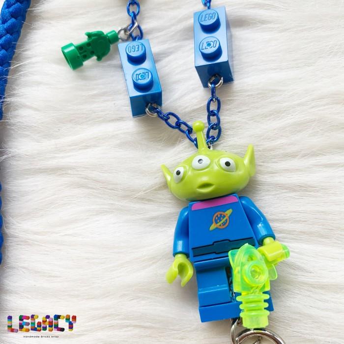 Jual Lanyard Lego Original Alien pizza planet | Shopee Indonesia