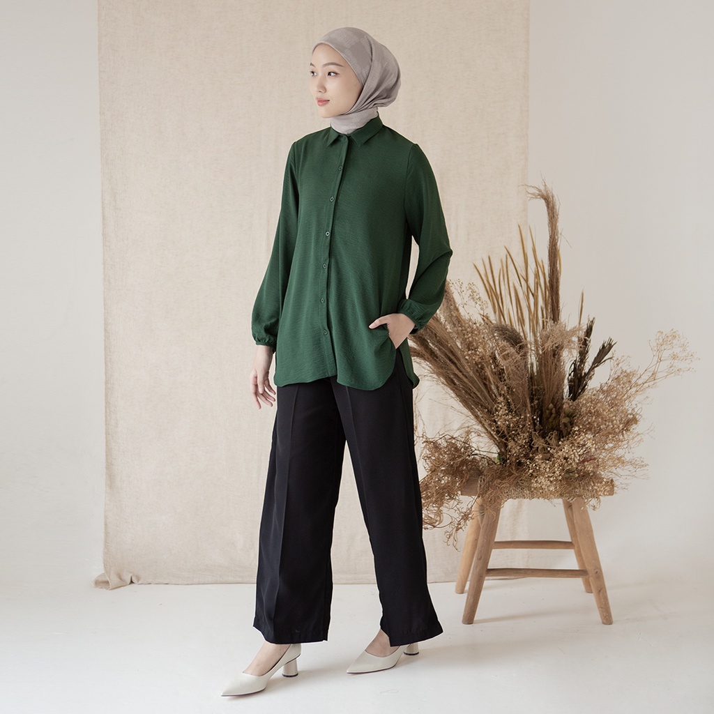Jual Basic Batara by Aska Label - Kemeja wanita basic lengan panjang full kancing warna offwhite ...