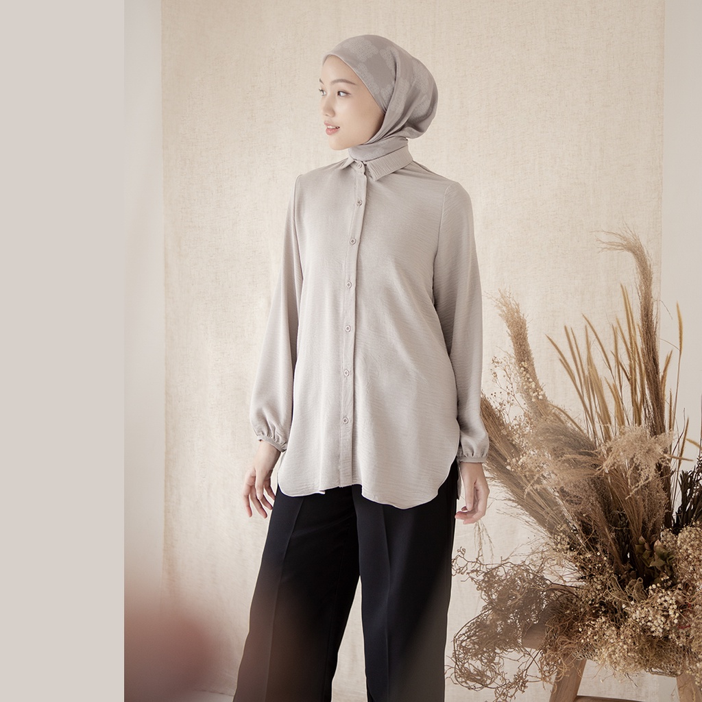 Jual Basic Batara by Aska Label - Kemeja wanita basic lengan panjang full kancing warna offwhite ...