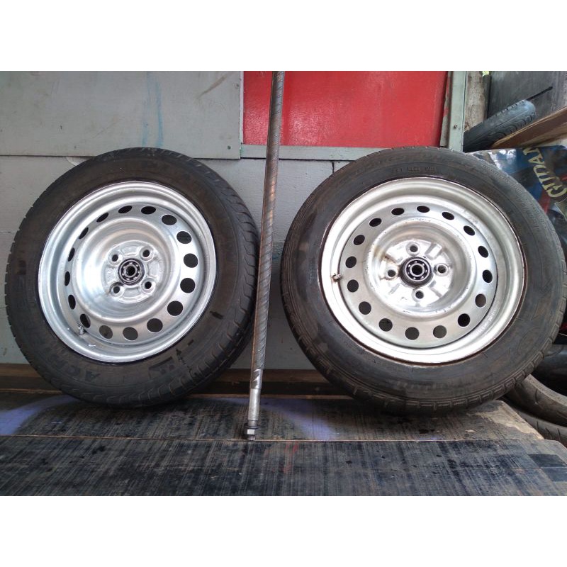 Jual Roda Gerobak pelek Ban mobil satu set as tinggal pasang | Shopee ...