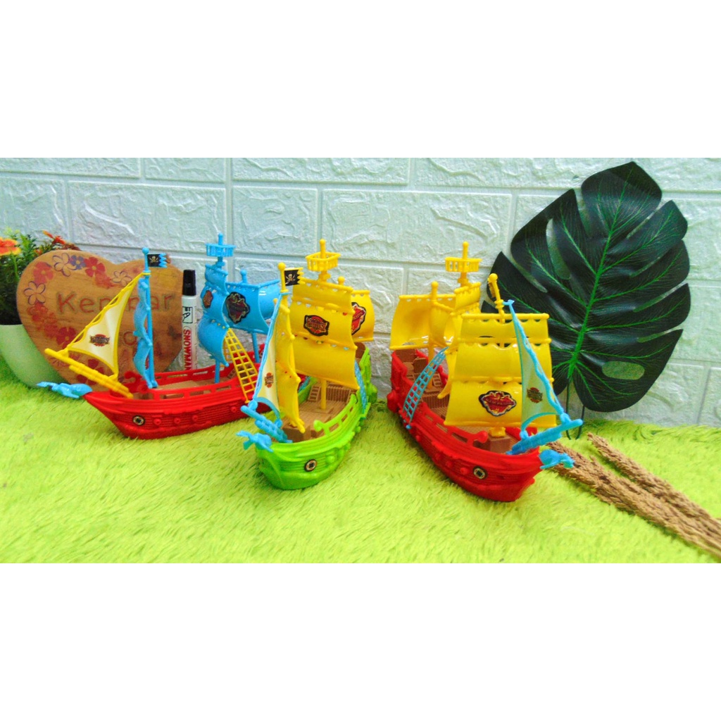 Jual OCT5300 Mainan Anak Perahu Layar Kapal Laut Pirates of Carribean ...