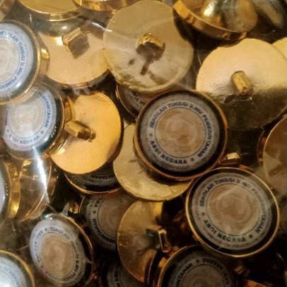 Jual custom kancing jas almamater resin | Shopee Indonesia