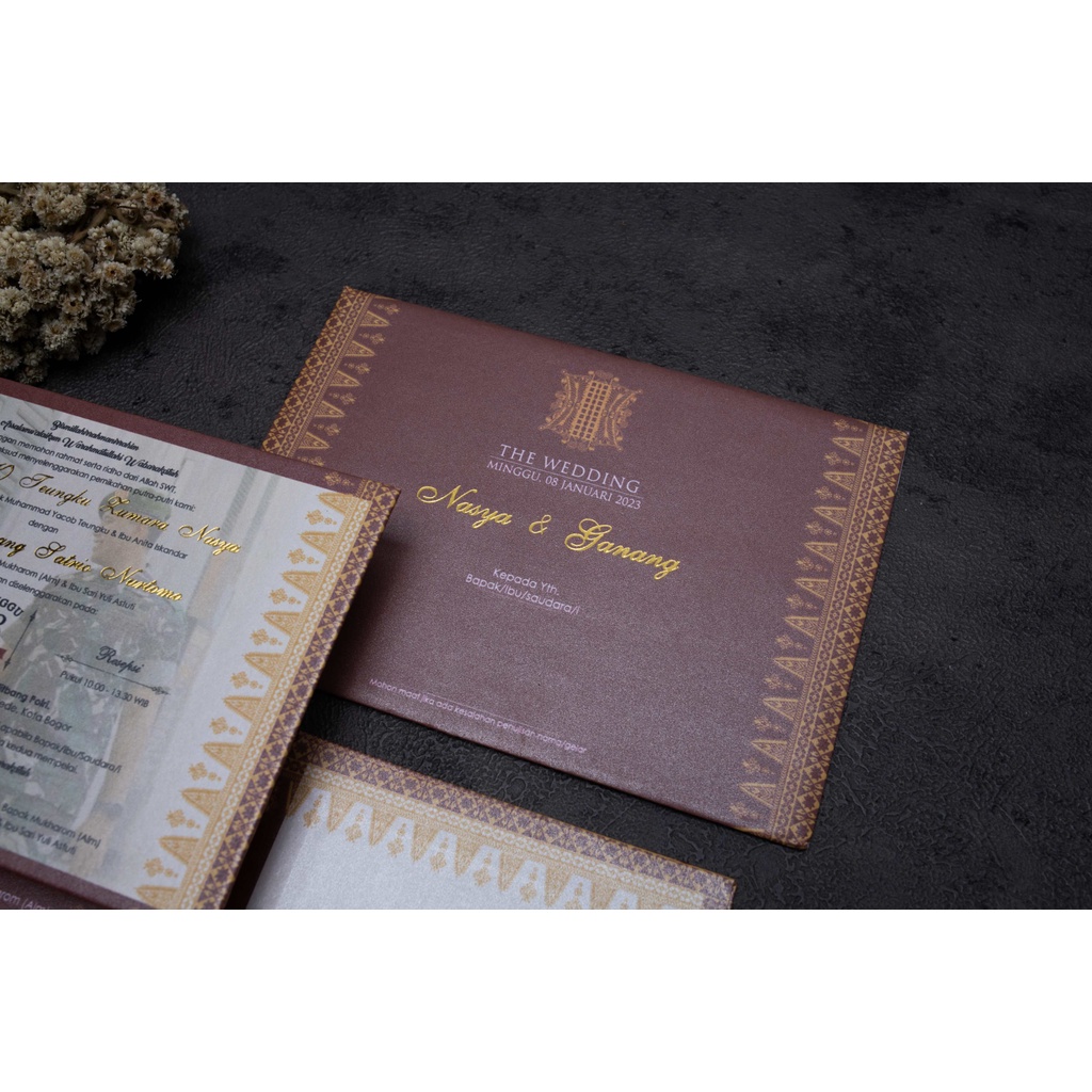 Jual Kartu Undangan Pernikahan maroon glossy | Shopee Indonesia
