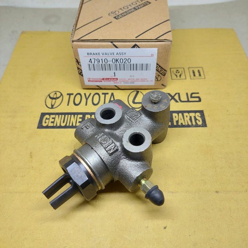 Jual Pembagi Minyak Rem atau Brake Valve Assy Hilux Diesel Vigo ...