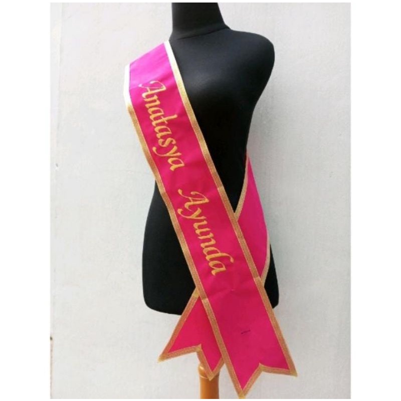Jual selampang wisuda dewasa estetik terbaru 2023 dengan list/pinggiran ...