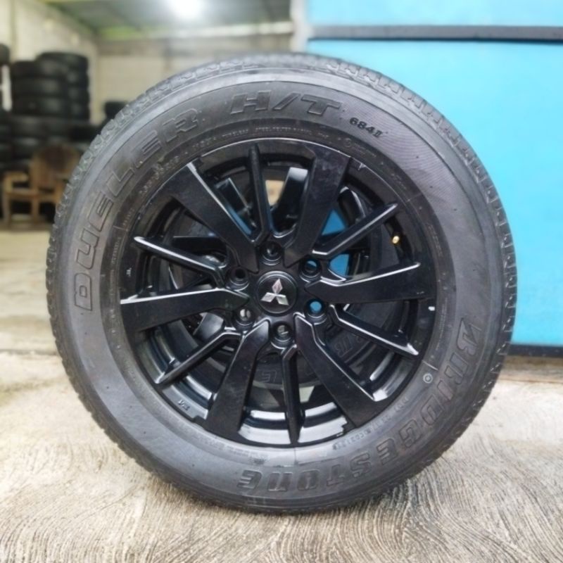 Jual velg pajero black 2019 R18 + ban. wajib set | Shopee Indonesia
