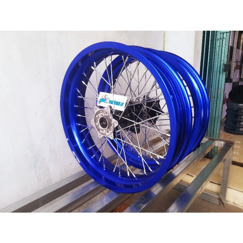 Jual wheelset velg supermoto KLX 300 350 roda supermoto klx 150 bf150 velg set rossi | Shopee ...