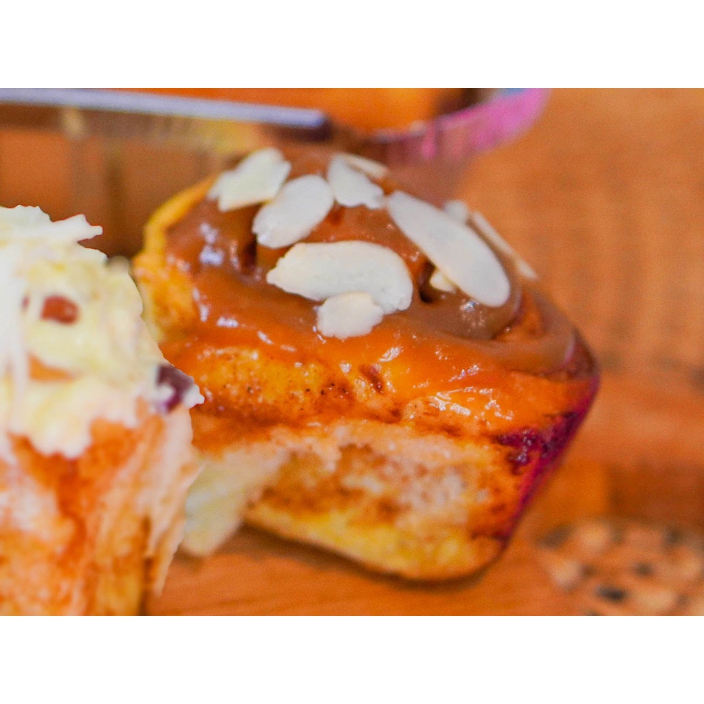 Jual Cinnamon Roll - Roti Roll - Roti Cinamon Roll - Caramel Cream ...